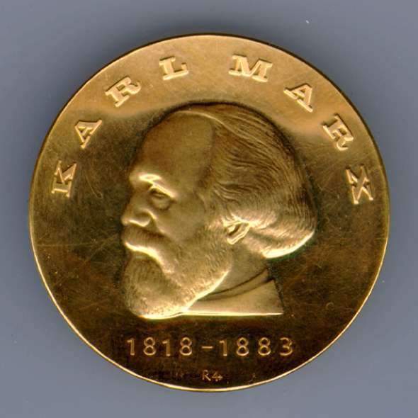 Die Sammlungen des DHM – Kunst II - Numismatik / Gedenkmünze Karl Marx