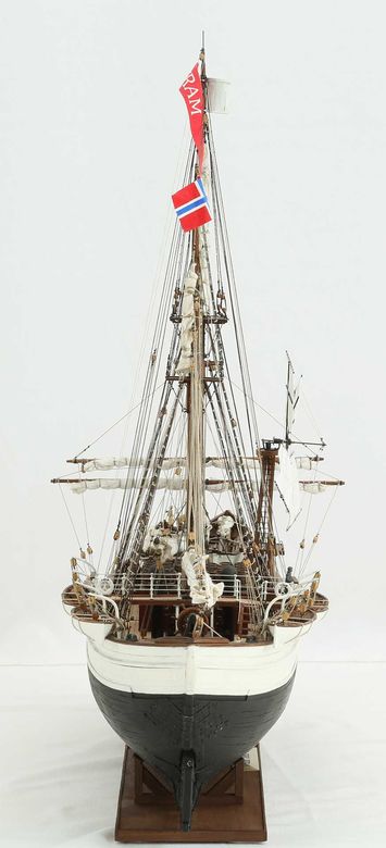 18 Expedition ship